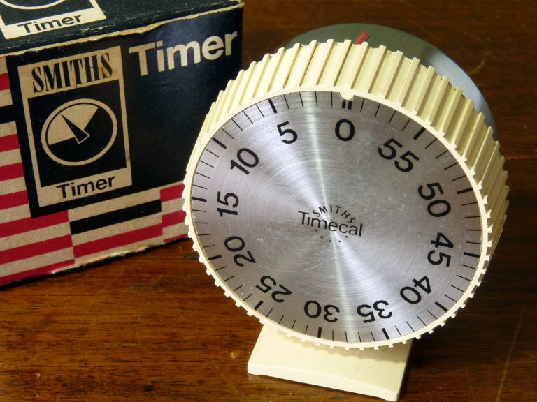Vintage Smiths Cream and Chrome Timecal One Hour Kitchen Timer / Ringer ...