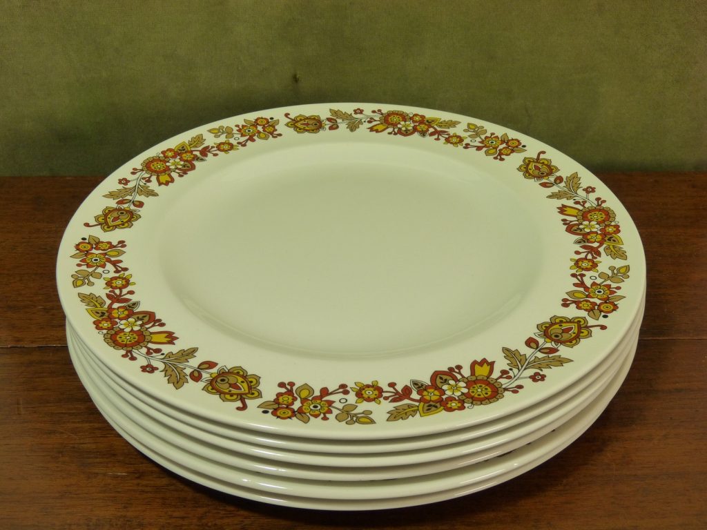 Rare Midwinter "Sorrento" pattern dinner plates designed by Nigel Wilde ...