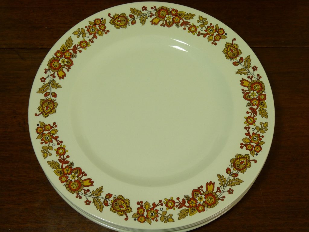 Rare Midwinter "Sorrento" pattern dinner plates designed by Nigel Wilde ...