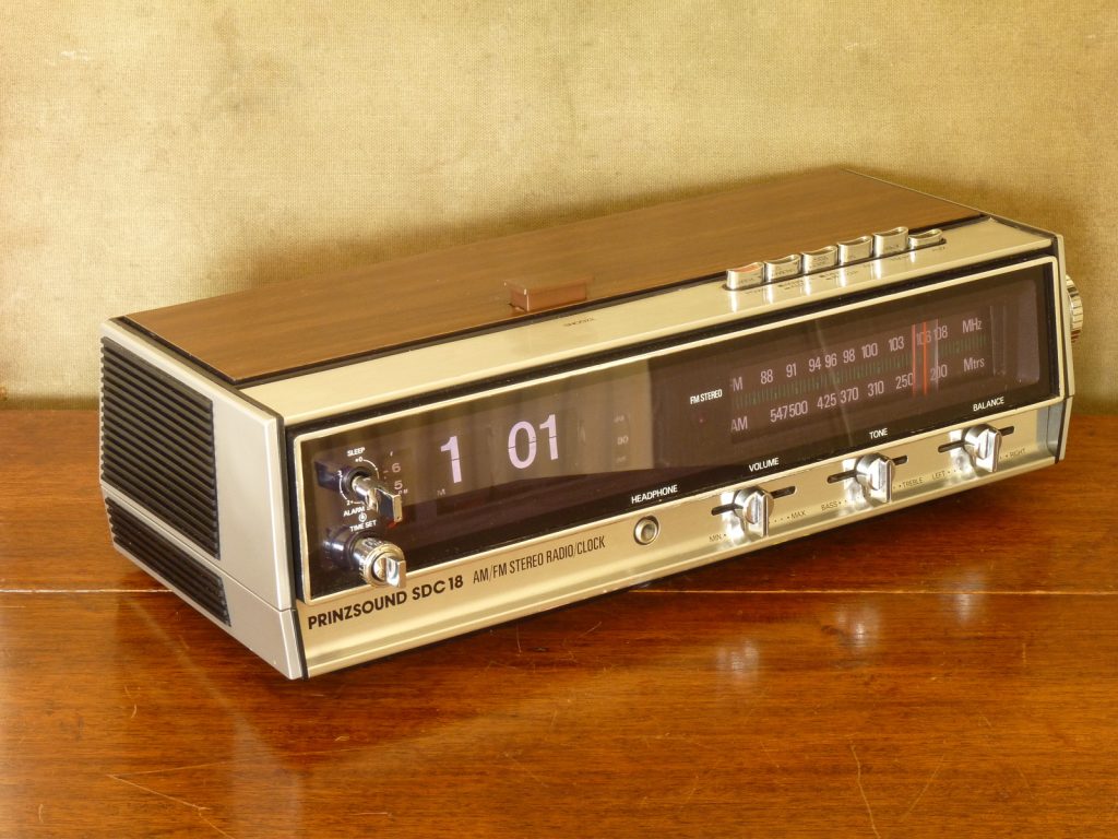 Vintage Prinzsound SDC18 AM/FM Stereo Flip Clock Radio with AUX IN ...