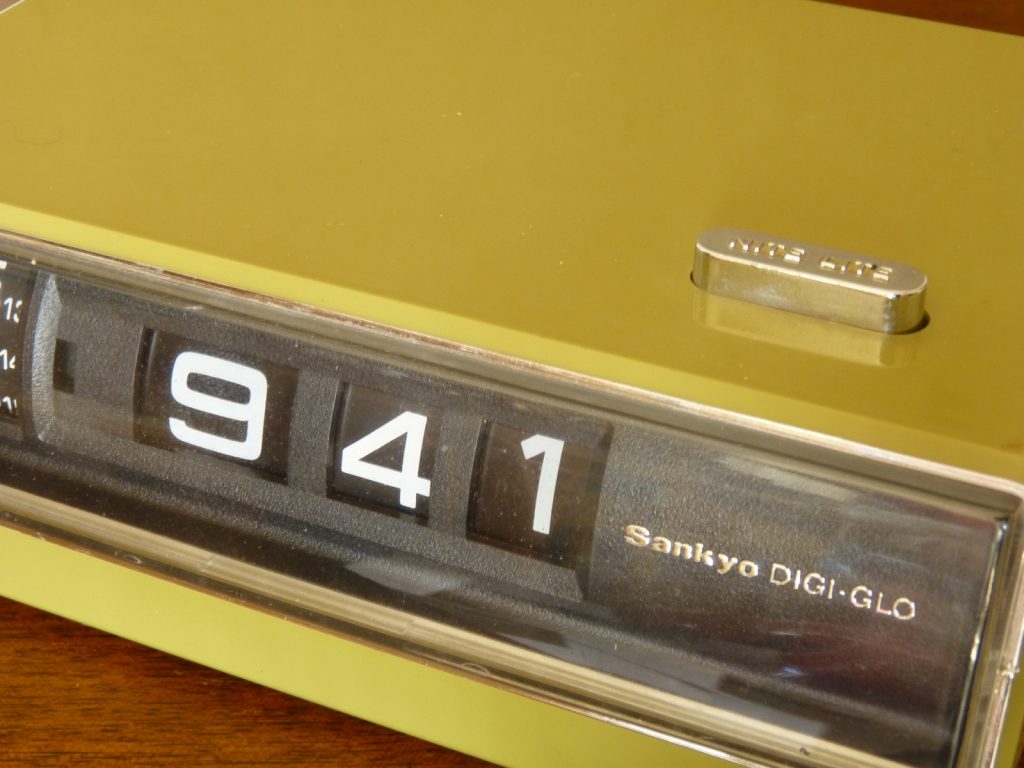 Avocado Green Copal Model 515 Portable Digi-Glo Rolling Clock ...