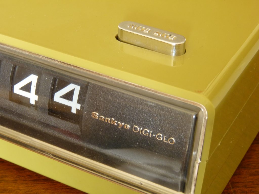 Avocado Green Copal Model 515 Portable Digi-Glo Rolling Clock ...