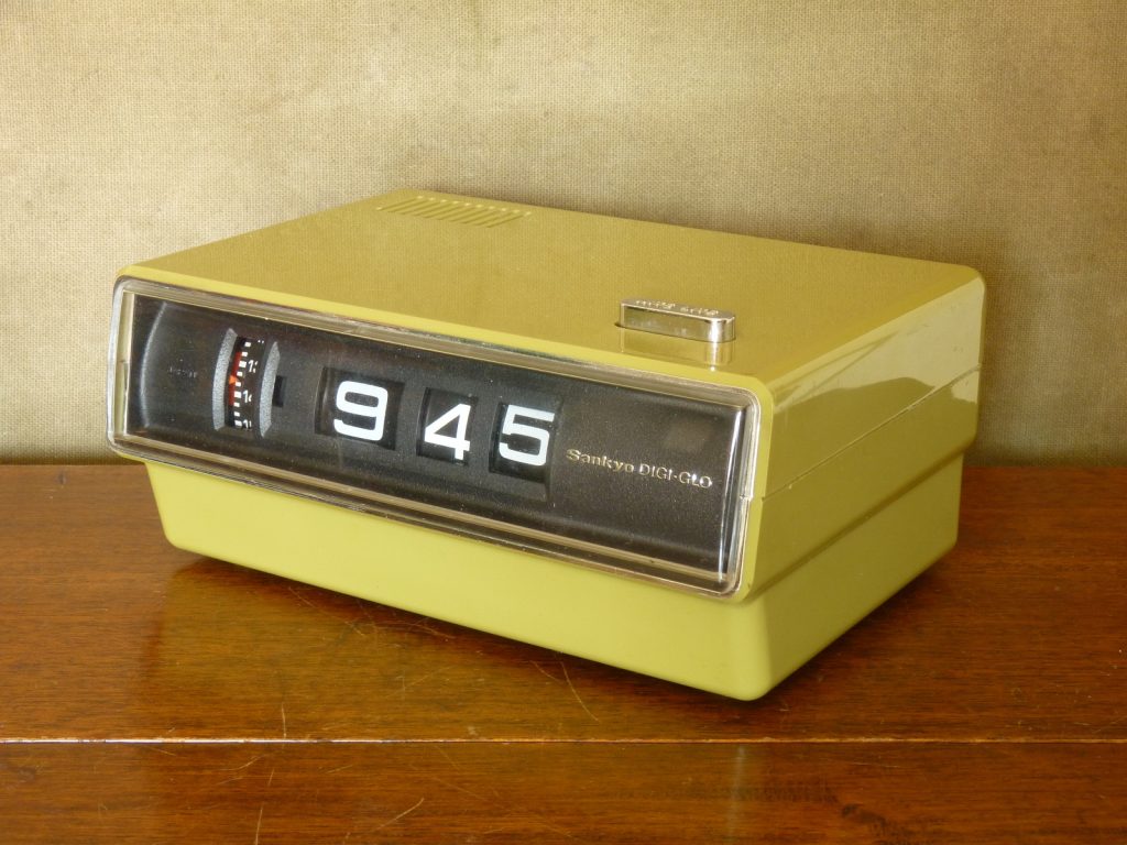 Avocado Green Copal Model 515 Portable Digi-Glo Rolling Clock ...